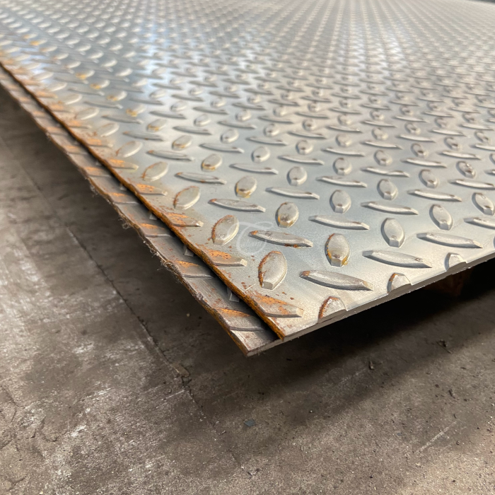 Lamiera Nera Bugnata 1000x1000 mm – Taliani Ferro Shop